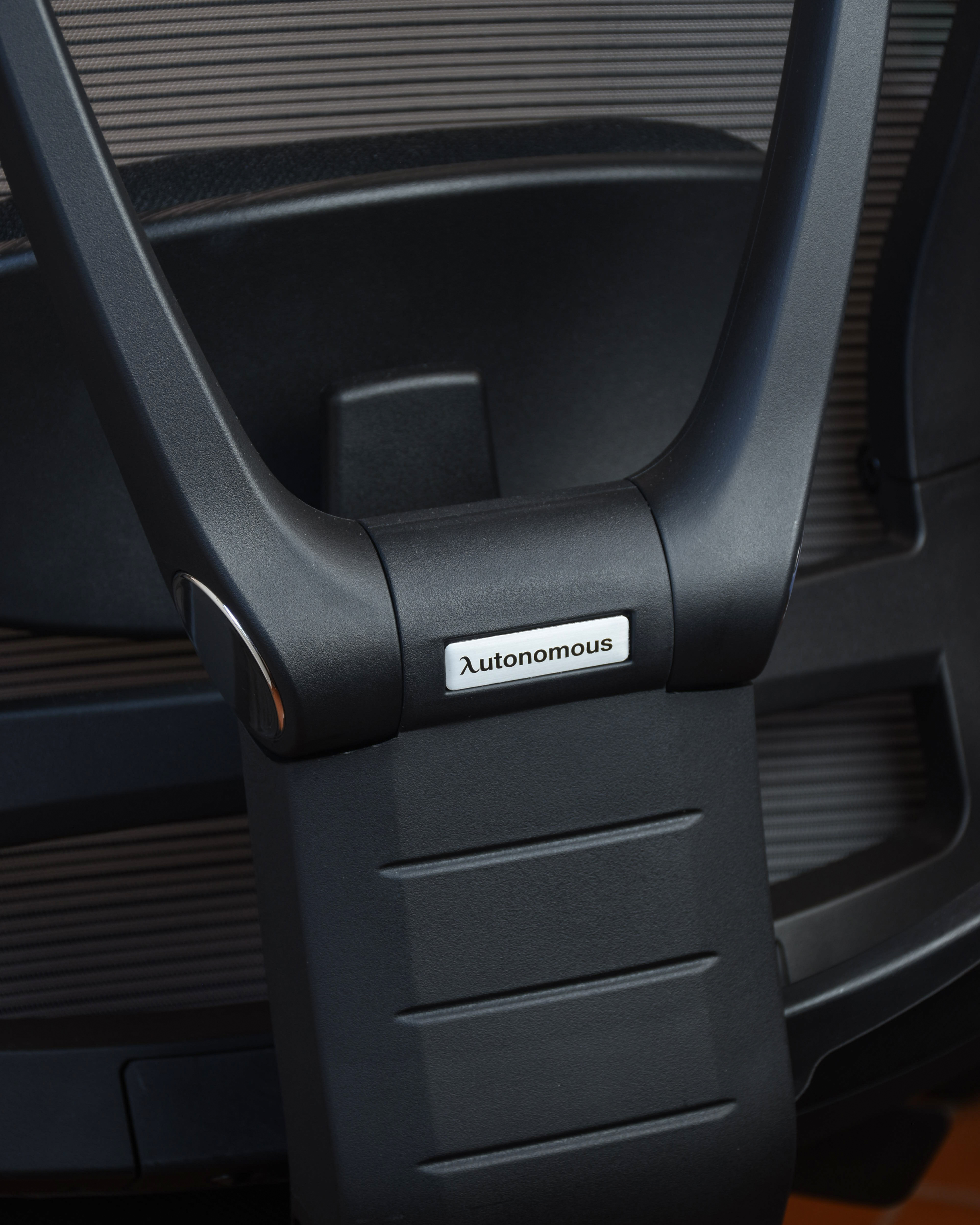 Green Ergonomic Office Chair - Autonomous ErgoChair Pro.