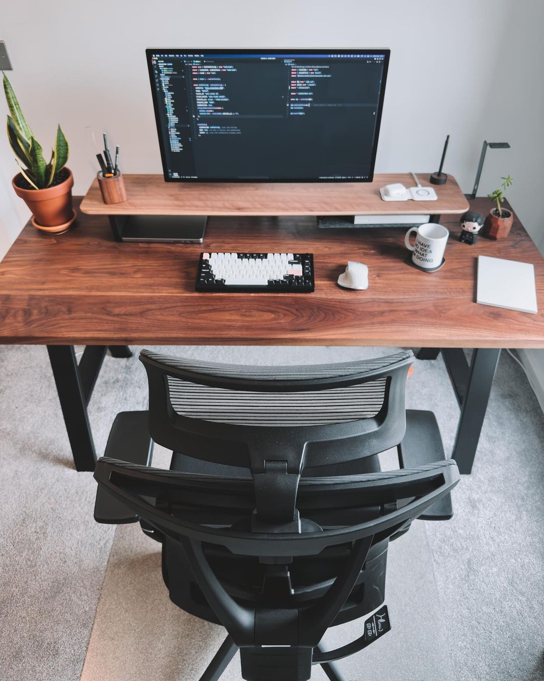 Green Ergonomic Office Chair - Autonomous ErgoChair Pro.