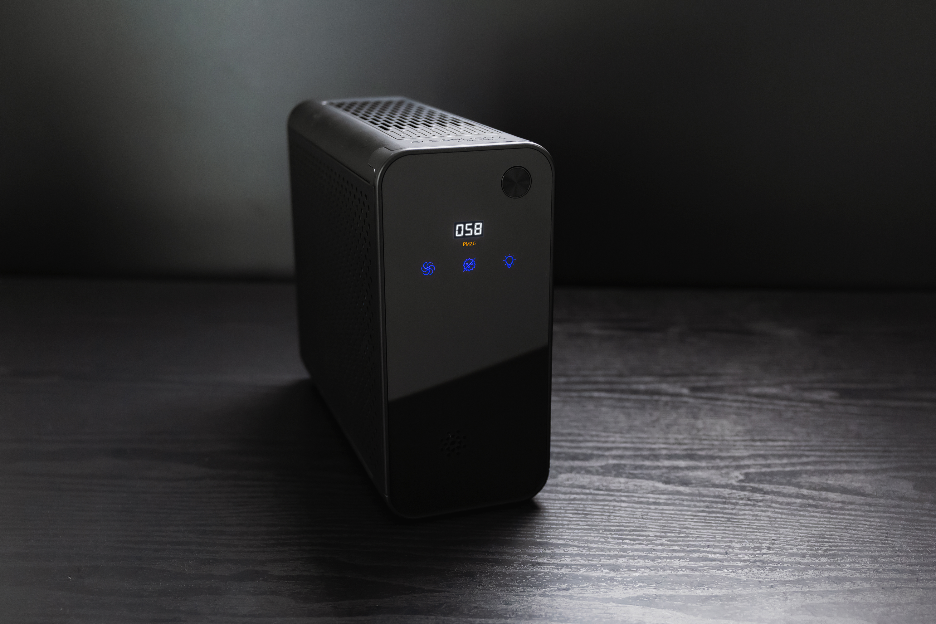 KeySmart CleanLight Air XL 550 sq ft UV Air Purifier - Black