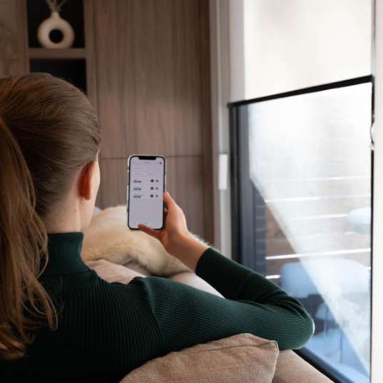 RYSE SmartShade with Battery Pack - Automatic Shade Opener