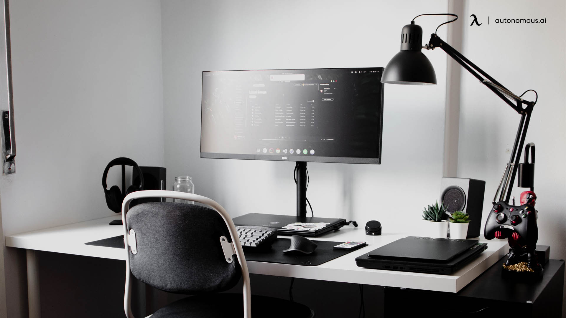 35 Must Have Office Desk Accessories For Productivity 35 Must Have Office Desk Accessories For Productivity